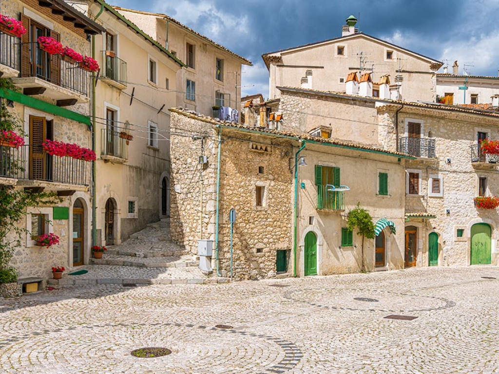 Civitella Alfedena, village in Abruzzo, Italy - Italia.it