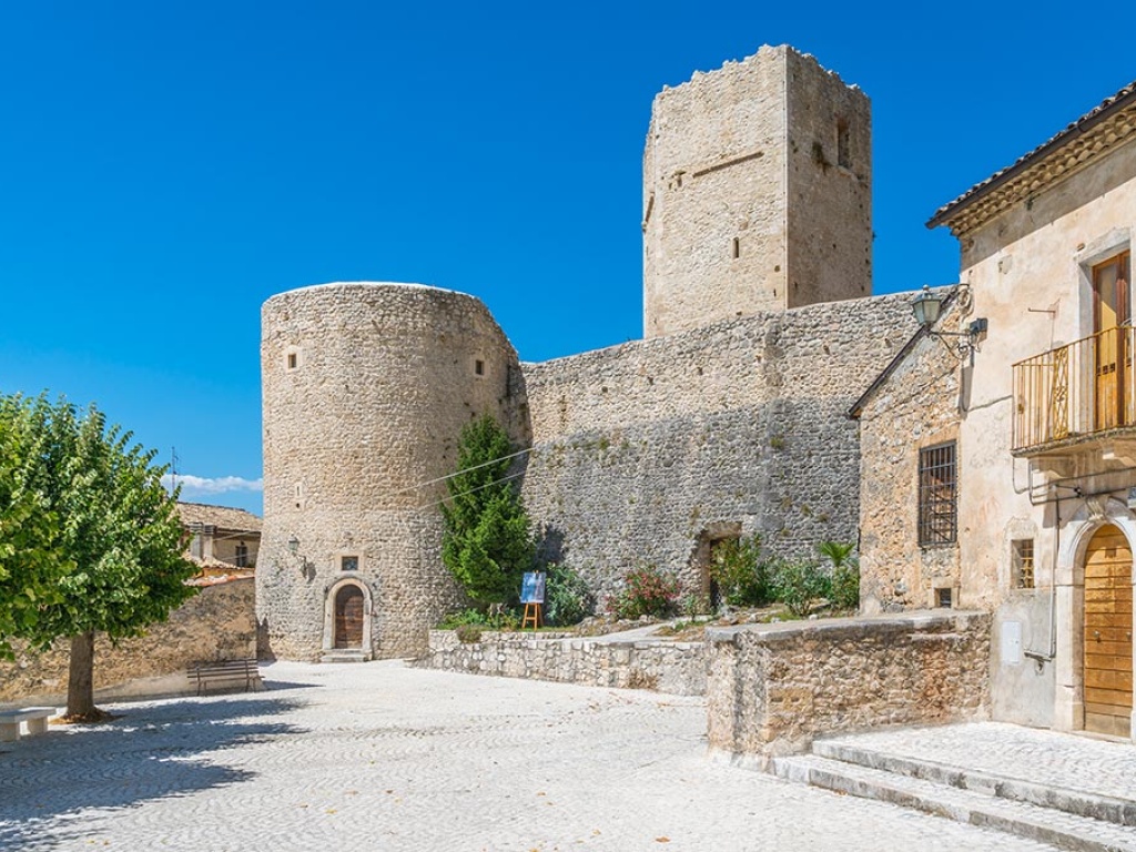 Pettorano sul Gizio, village in Abruzzo, Italy - Italia.it