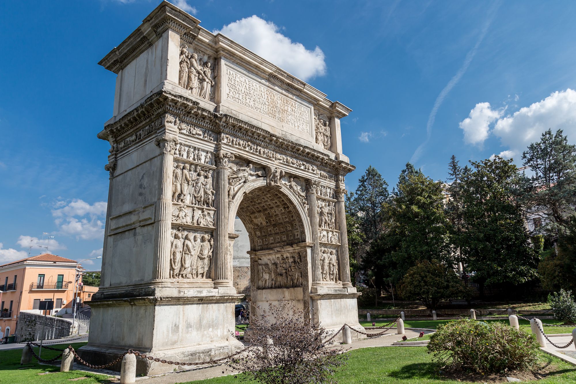 Roman ruins in Benevento: the Arch of Trajan - Italia.it