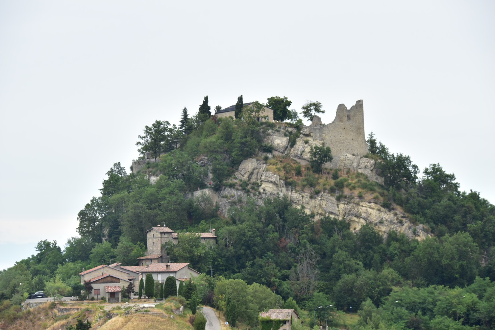 Castello di Canossa - Italia.it