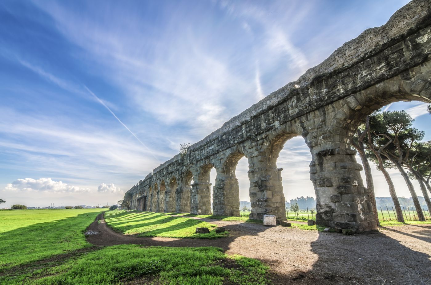 Roman aqueduct along the Appia way - Italia.it