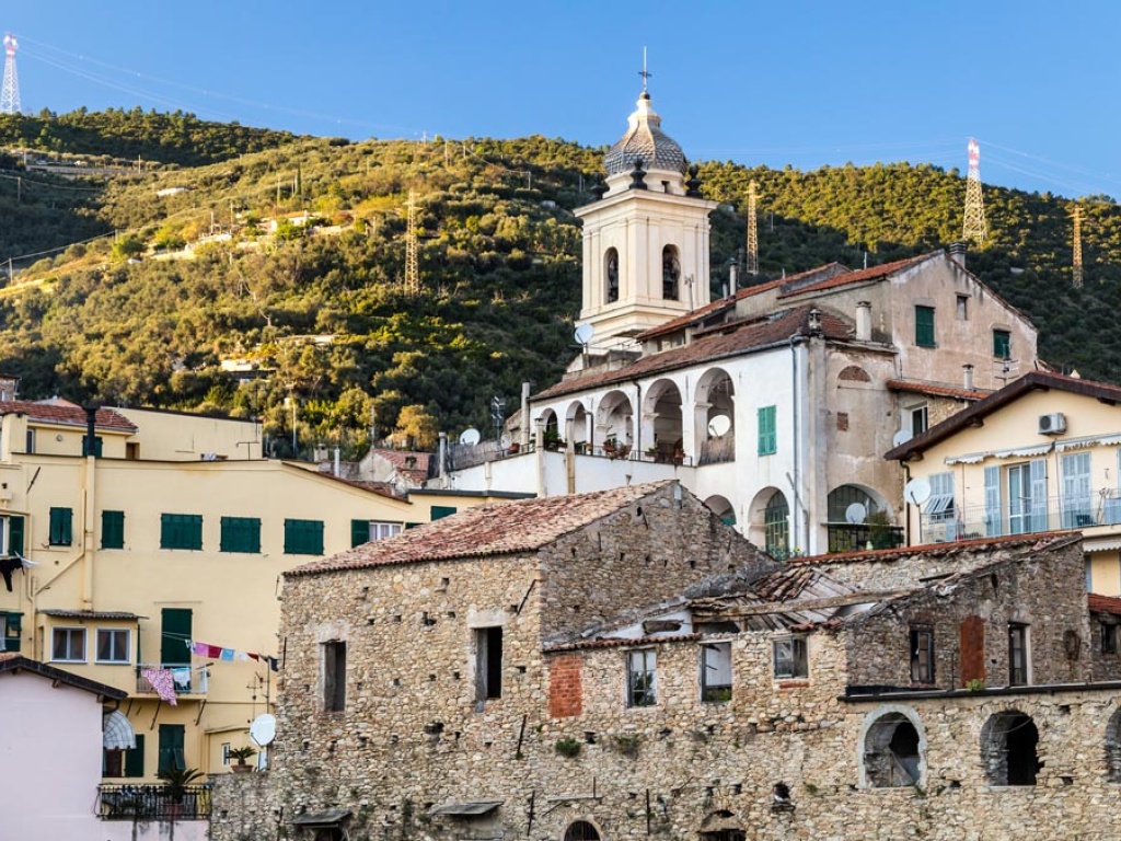 Oneglia, village in Liguria: things to do - Italia.it