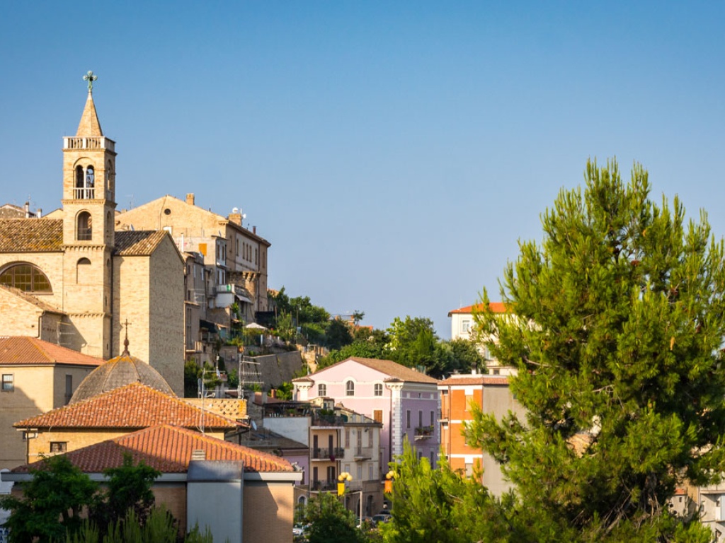 Acquaviva Picena, village in Marche, Italy - Italia.it