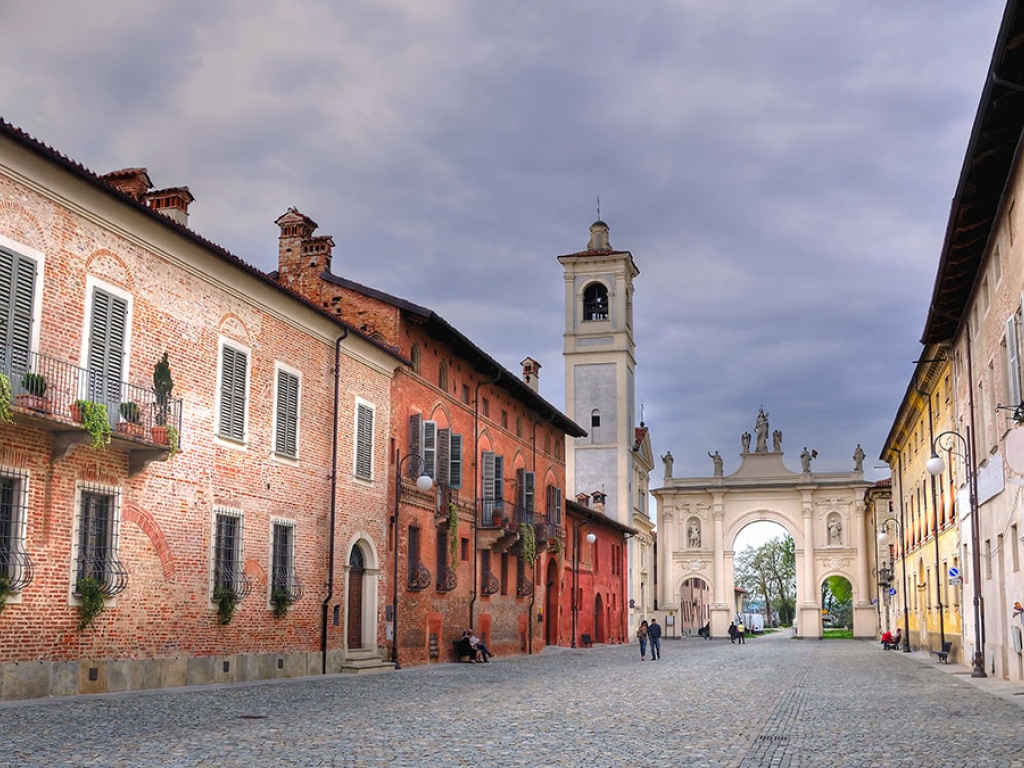 Cherasco, village in Piedmont: things to do - Italia.it
