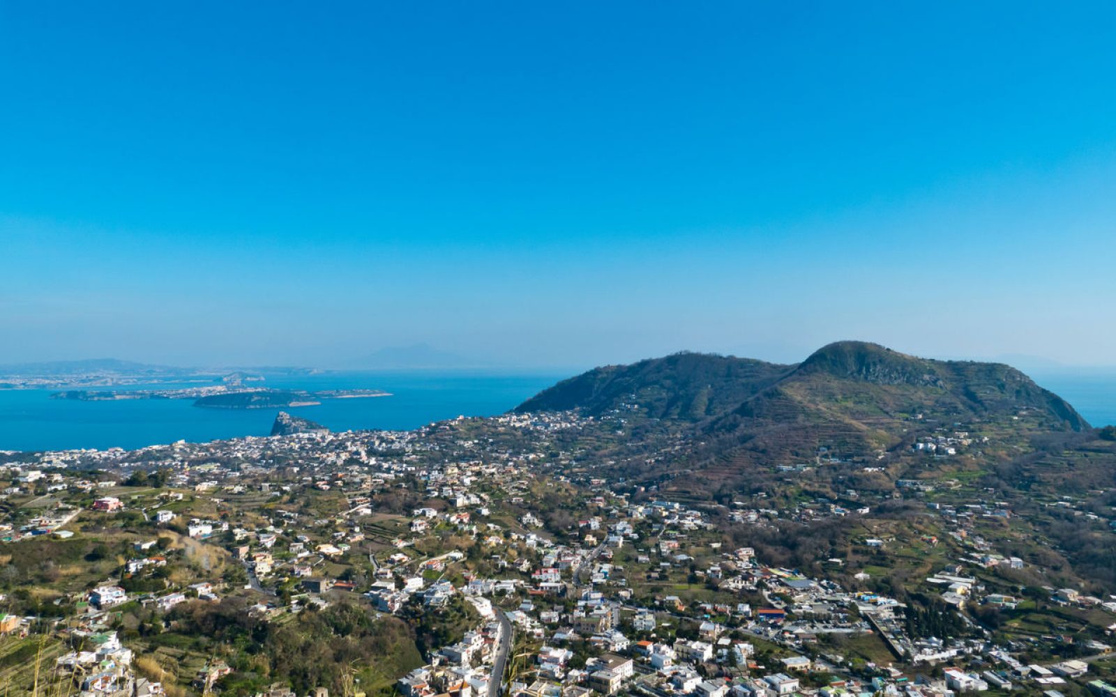 Thermal parks and beaches in Ischia: itinerary - Italia.it