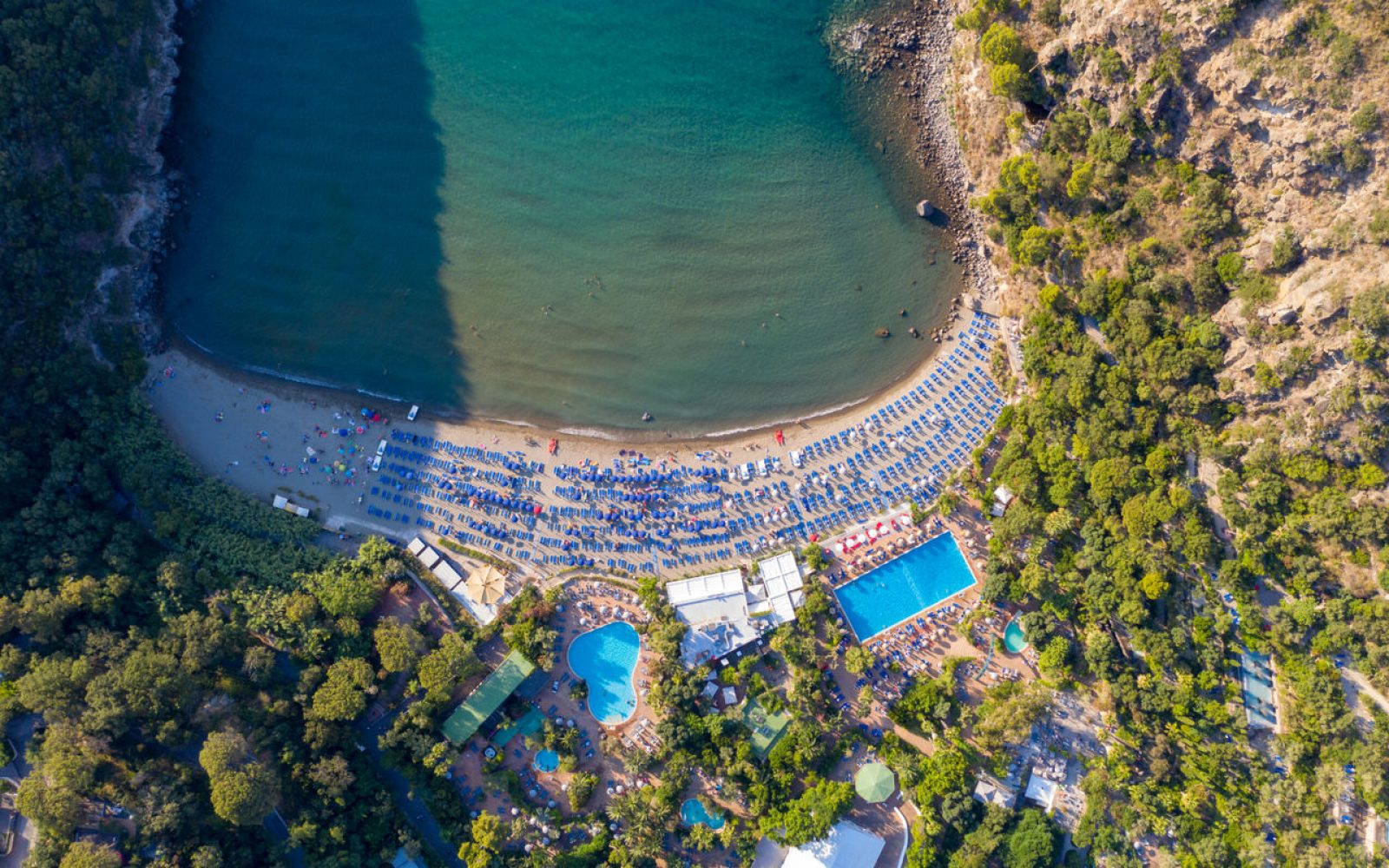 Thermal parks and beaches in Ischia: itinerary - Italia.it