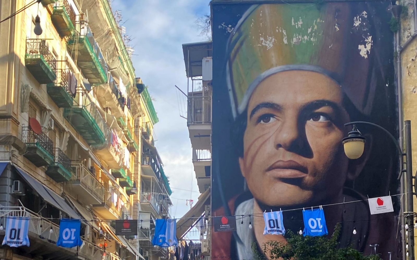 Naples Street Art: an exploration of murals and wall paintings - Italia.it