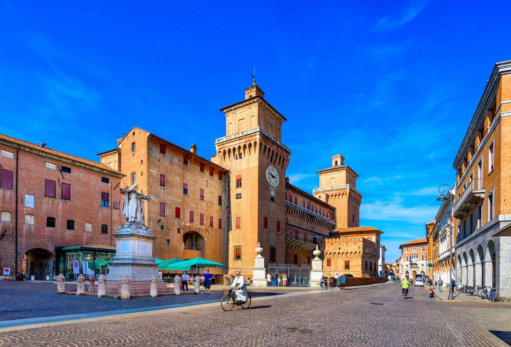 Ferrara, city of bicycles and of the Este family - Italia.it