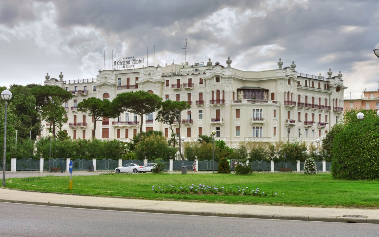 Discover Rimini's seaside architecture - Italia.it