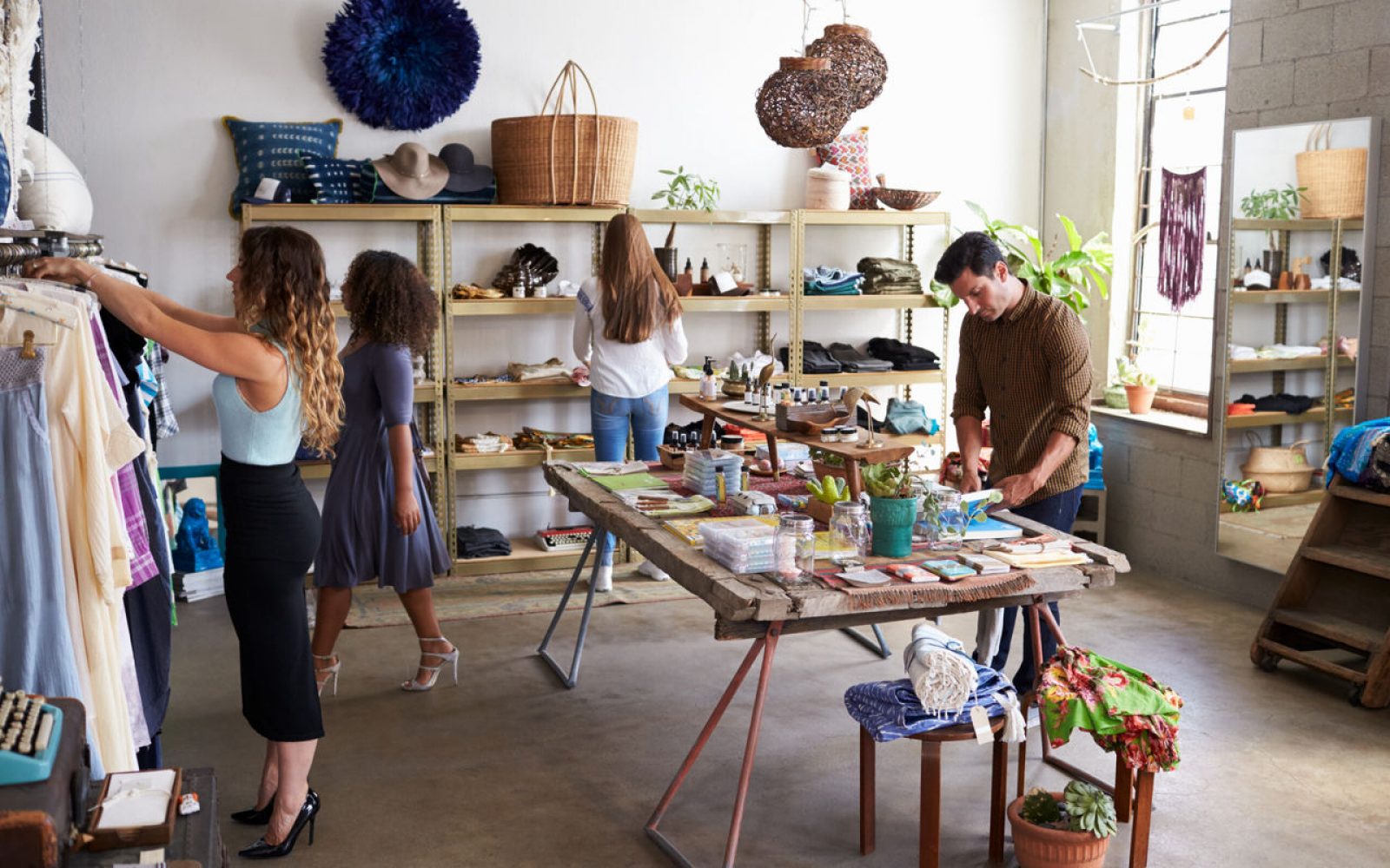 The best 7 outlets in seaside resorts - Italia.it