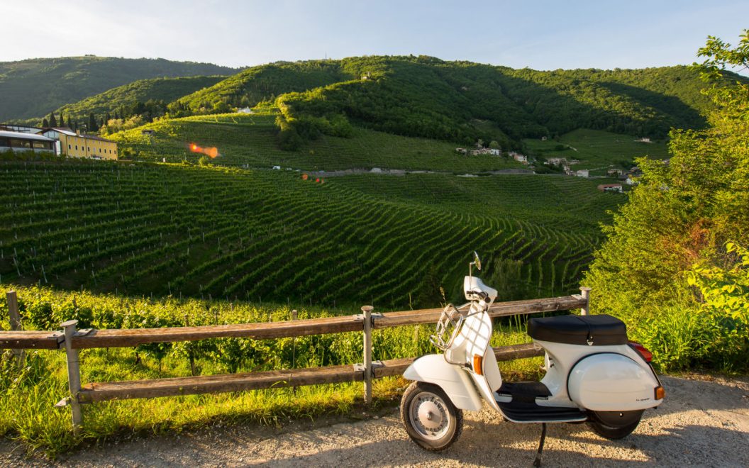 Road trip: Vespa or vintage 500 rental in Italy - Italia.it