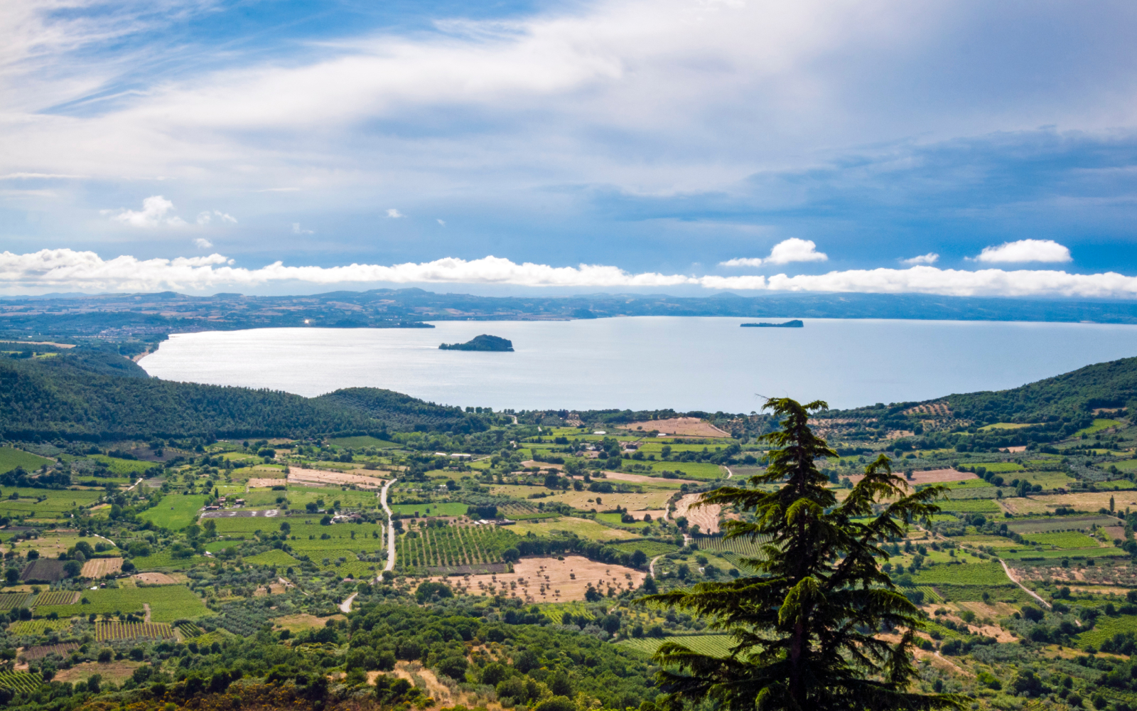 Lazio's volcanic lakes: from Bolsena to Bracciano - Italia.it