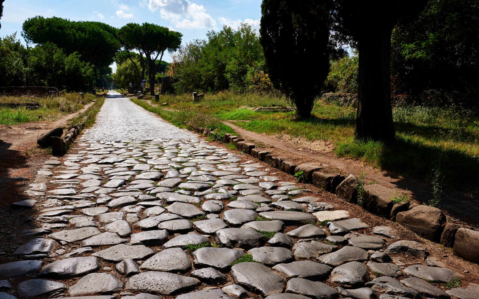 A walking itinerary along the Appian Way – Italia.it