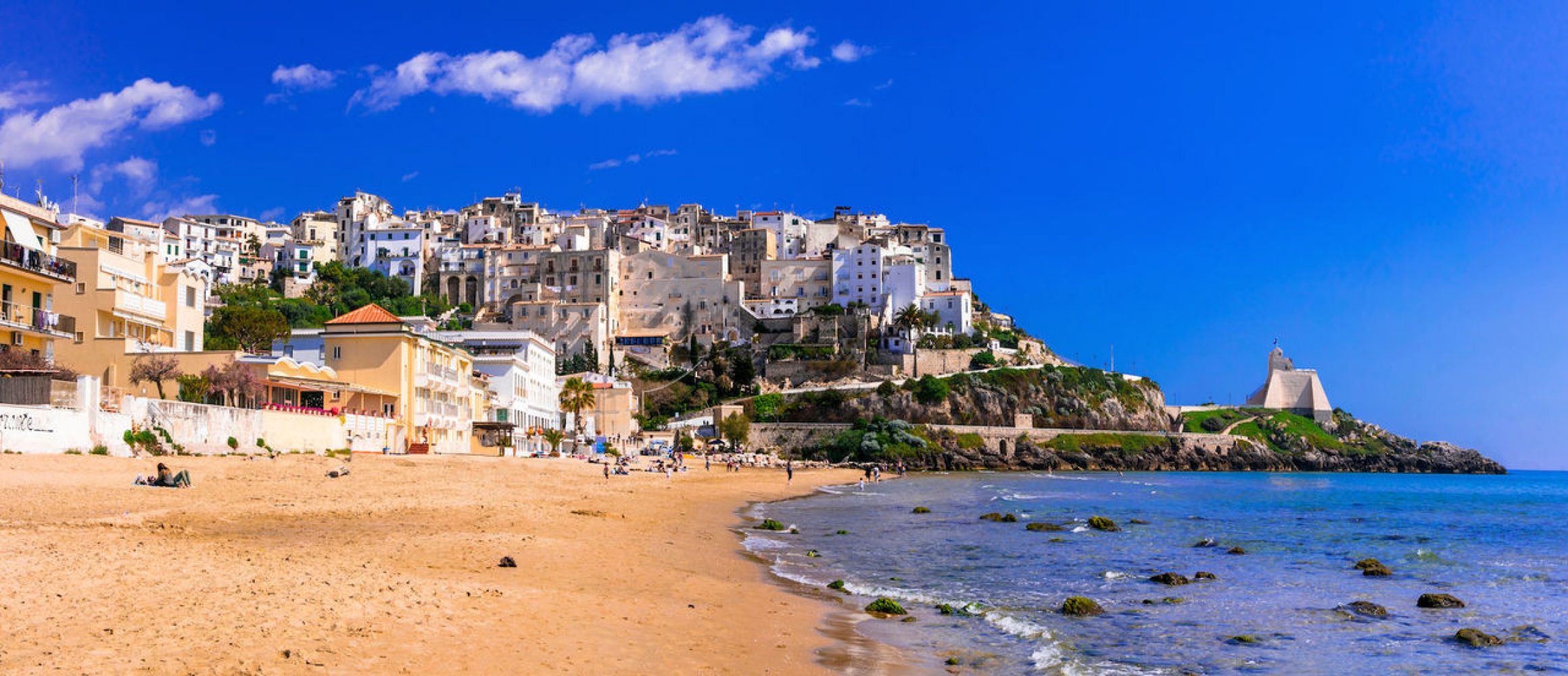 At the seaside with kids: 15 beaches for families in Italy
