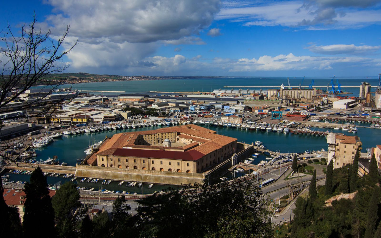Itinerary for Ancona by electric scooter - Italia.it