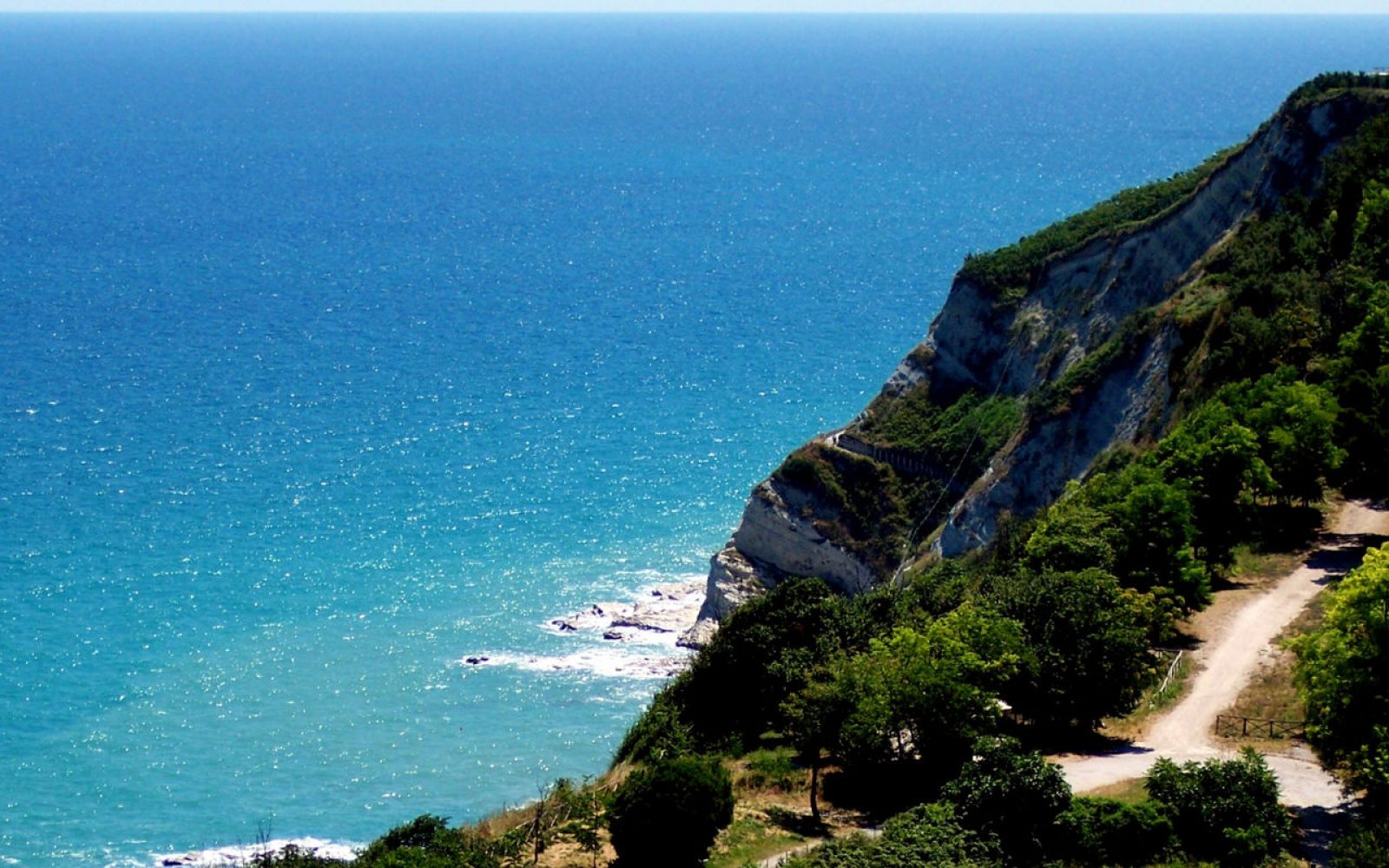 Itinerary for Ancona by electric scooter - Italia.it