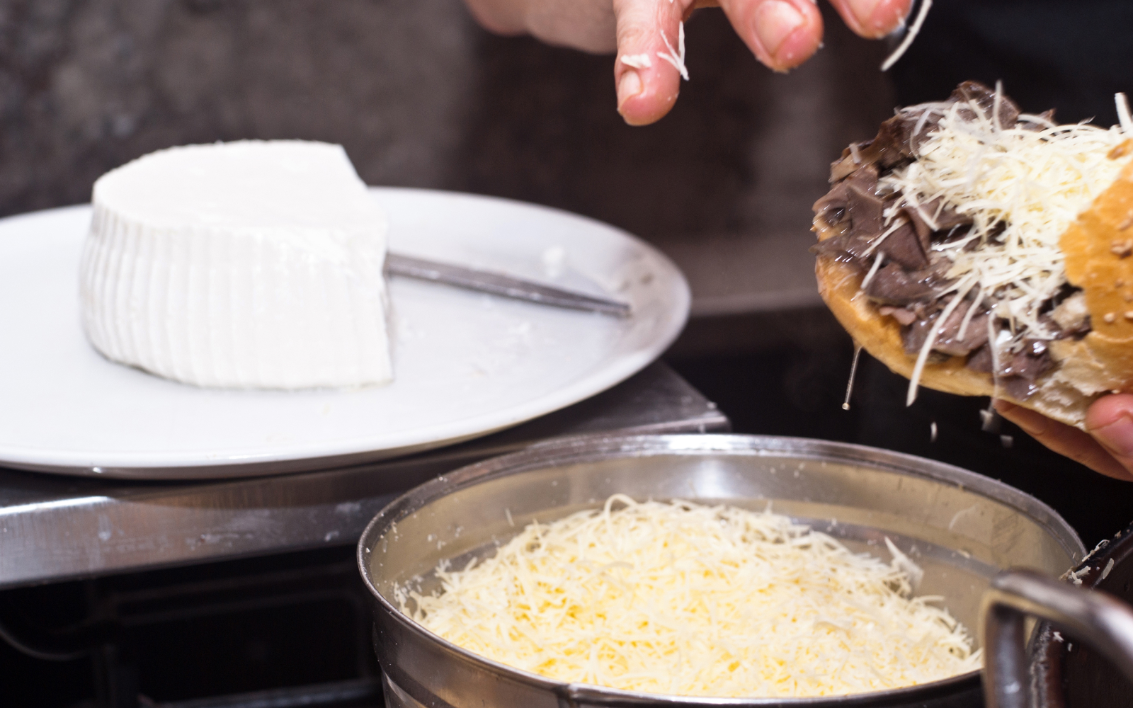 Traditional Sicilian food: Pane con la milza - Italia.it