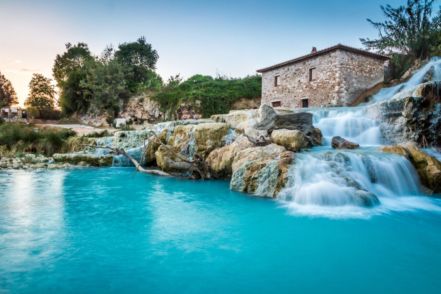 Relaxing holidays: Saturnia Hot Spring in Tuscany - Italia.it