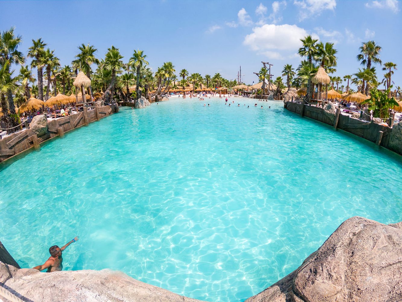 Water parks for family holidays and relax in Italy - Italia.it