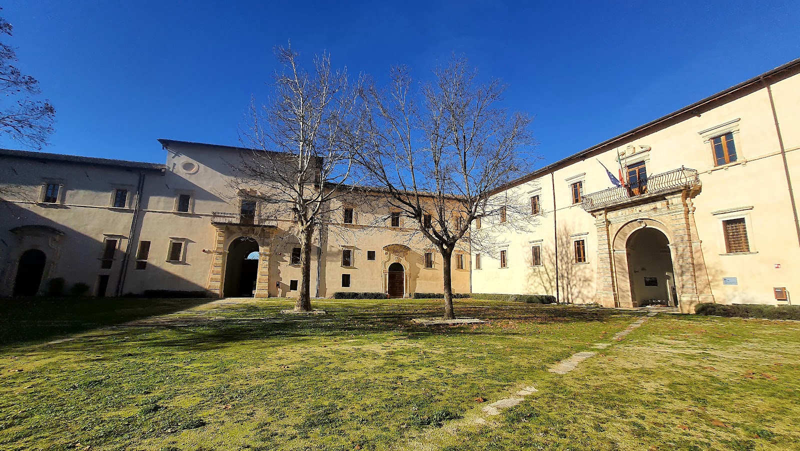 Abadía Badia Morronese - Italia.it