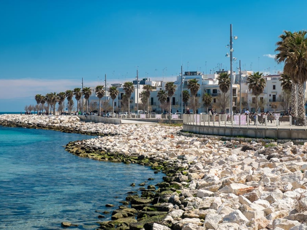 Mola di Bari, borgo in Puglia: cosa vedere - Italia.it