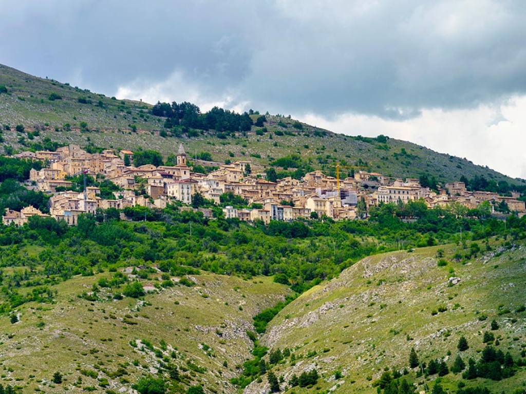 Visita Castelvecchio Calvisio, borgo in Abruzzo - Italia.it