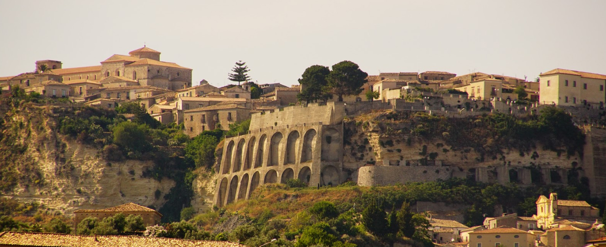 Gerace, borgo in Calabria: cosa vedere - Italia.it