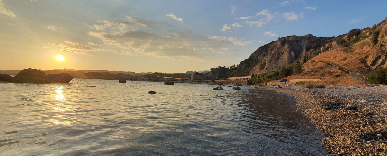 Spiaggia della Rocca del Capo - Italia.it