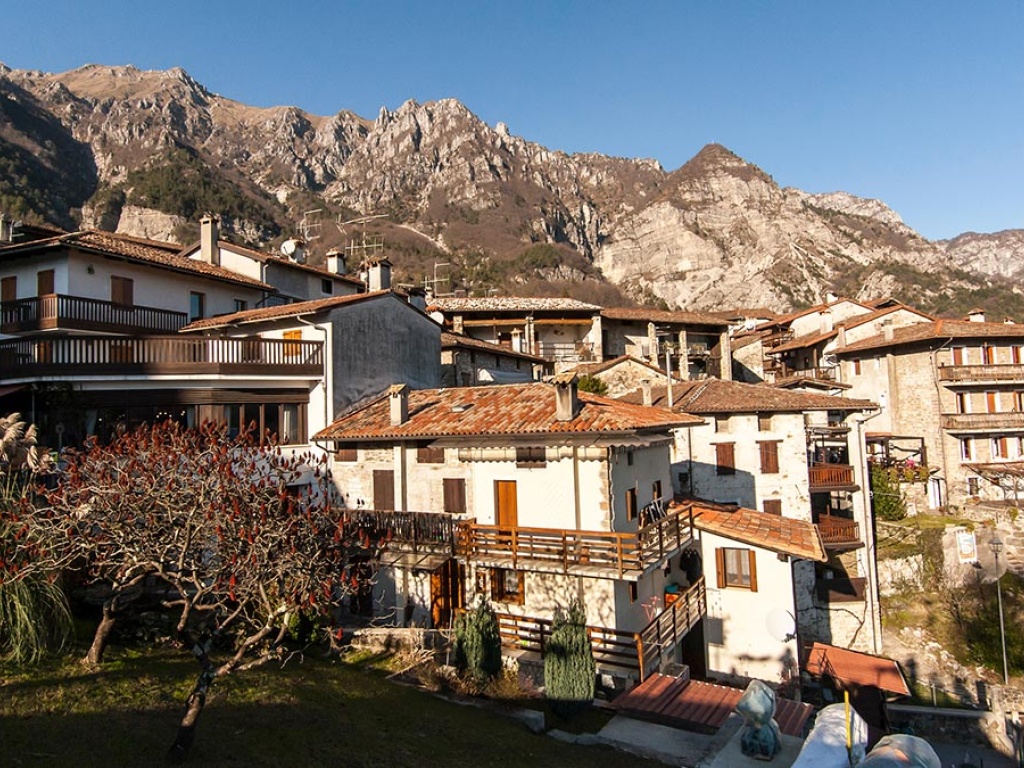 Visita Poffabro, borgo in Friuli-Venezia Giulia - Italia.it