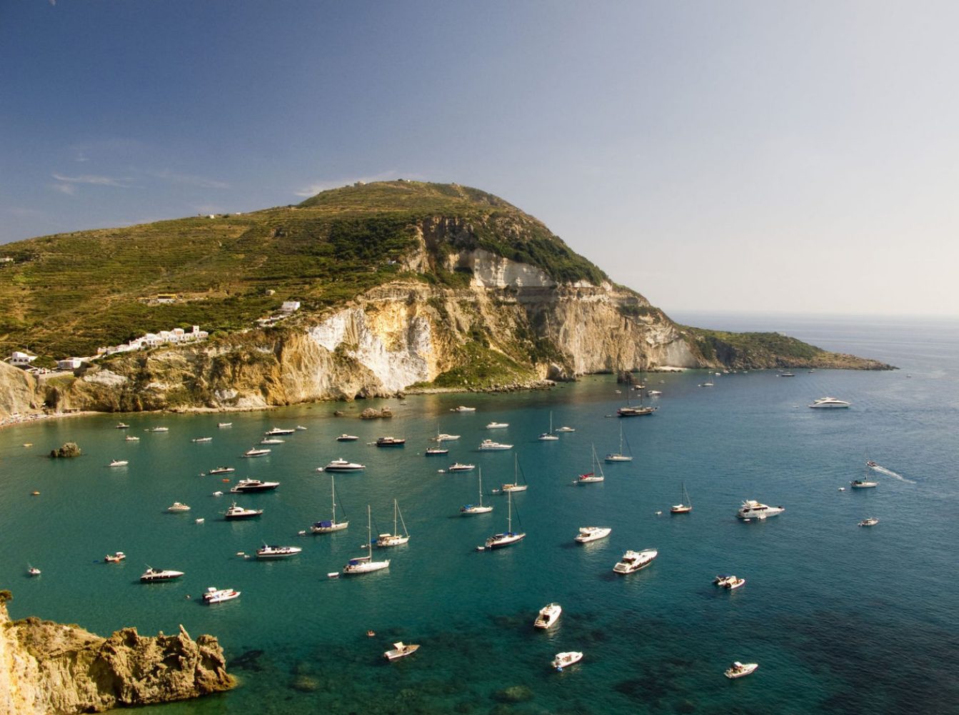 Visita le Isole Pontine: cosa vedere nel Lazio - Italia.it