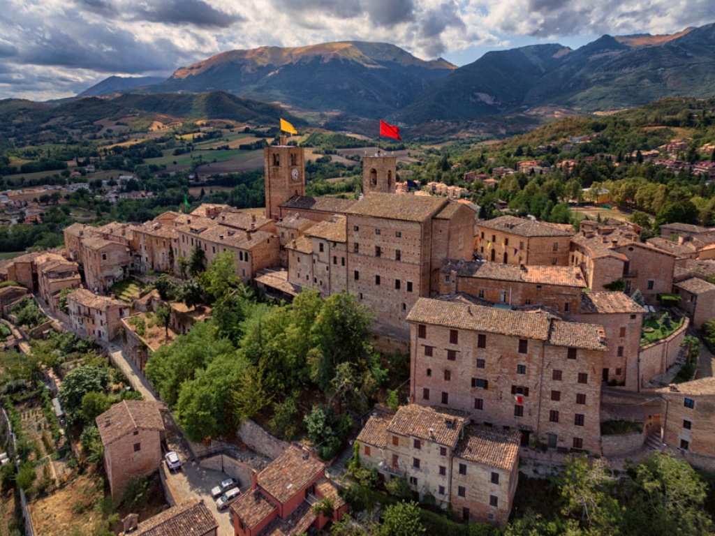 Sarnano, borgo nelle Marche: cosa vedere - Italia.it