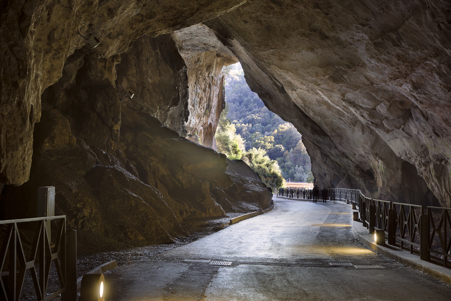 Grotta di San Giovanni a Domusnovas: cosa vedere - Italia.it
