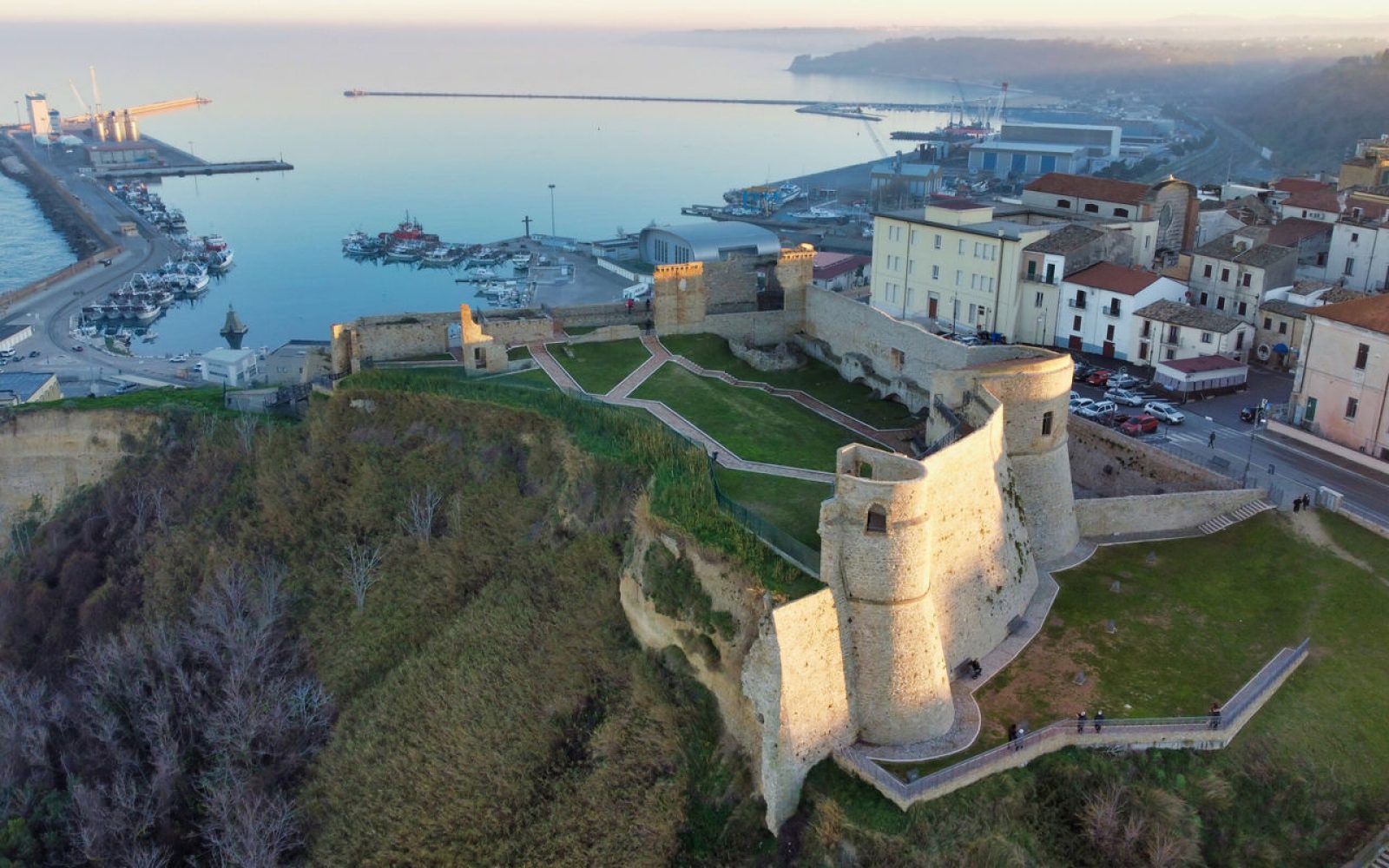 The Trabocchi Route: discover Abruzzo by boat - Italia.it