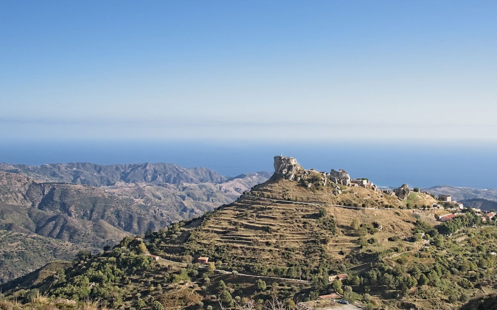 Visitare Bova, Pentedattilo e Roghudi Vecchio in Calabria - Italia.it