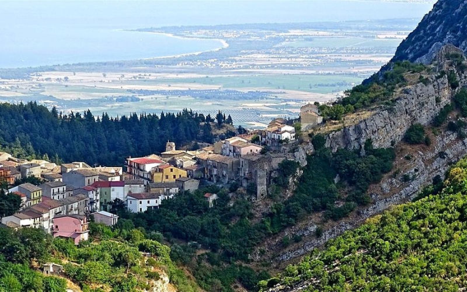 Pollino National Park Caves by car - Italia.it