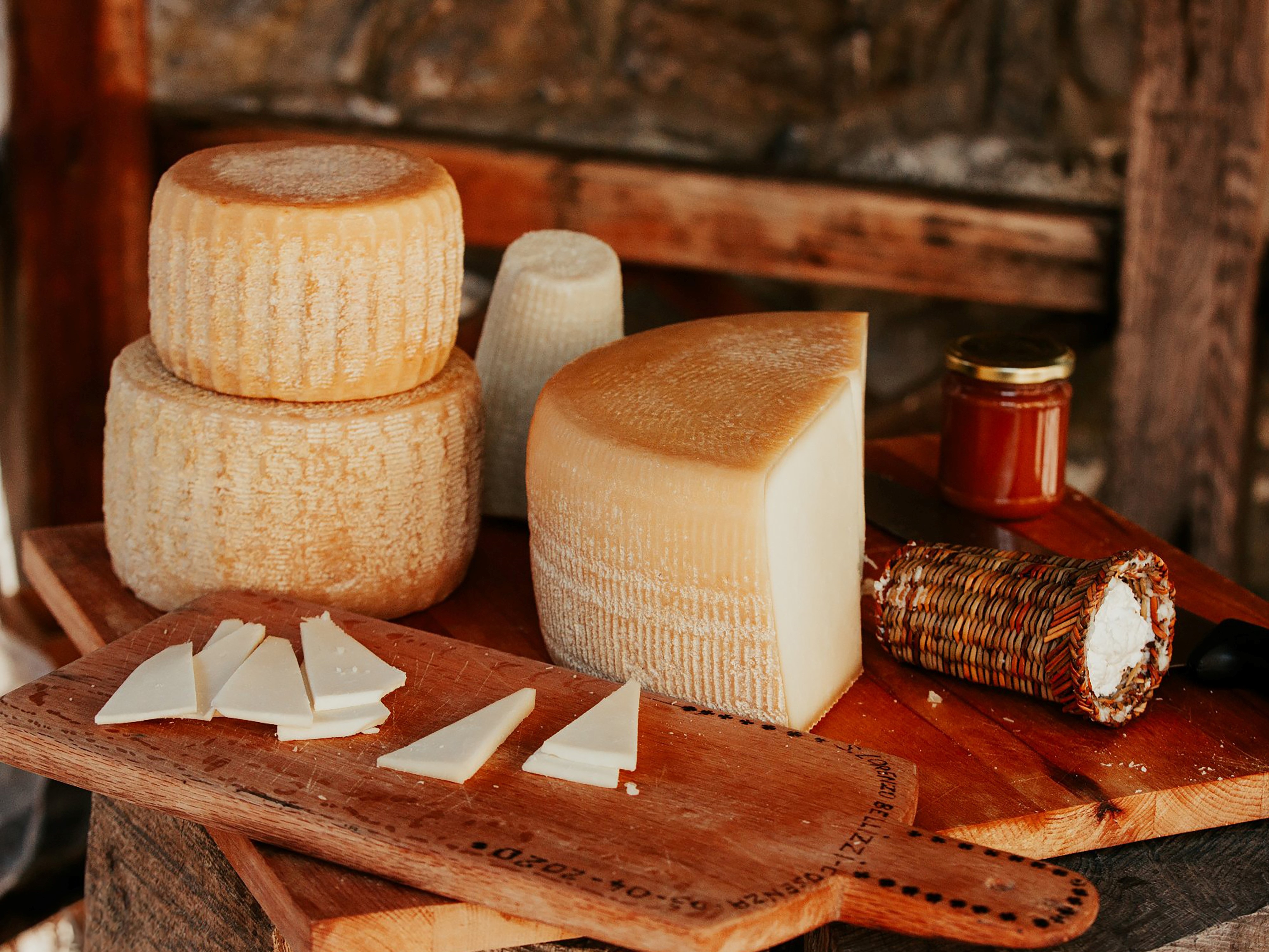 Calabrian Cheese Dairies Tour: tastings and visits - Italia.it