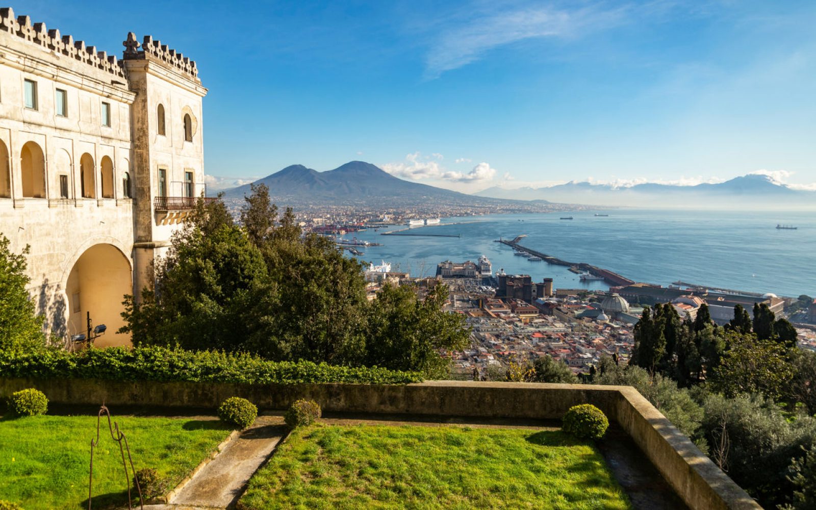 4 Itinerari di 10000 passi per il centro di Napoli - Italia.it
