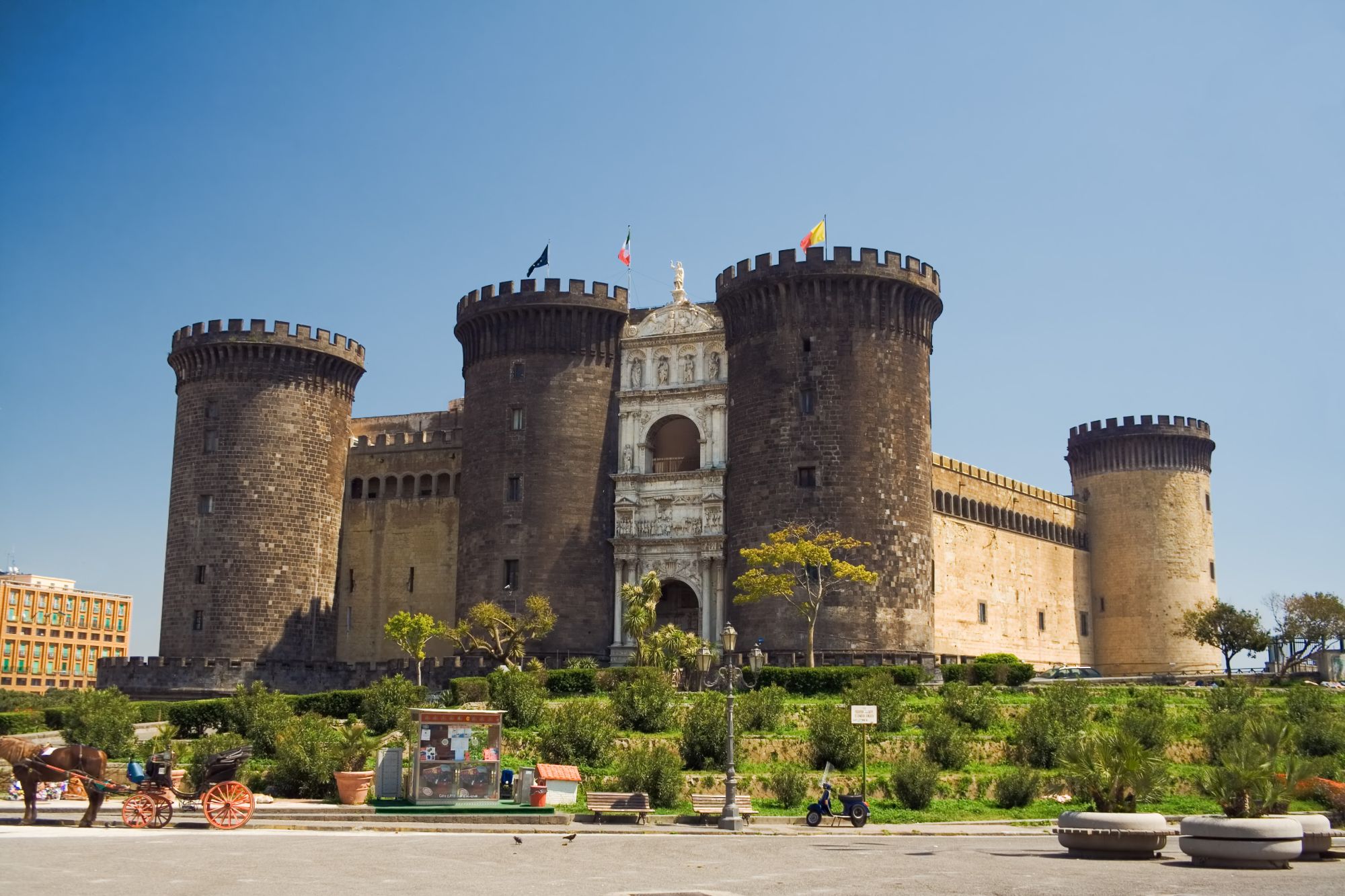 Visitare Napoli: Castel Nuovo - Maschio Angioino - Italia.it