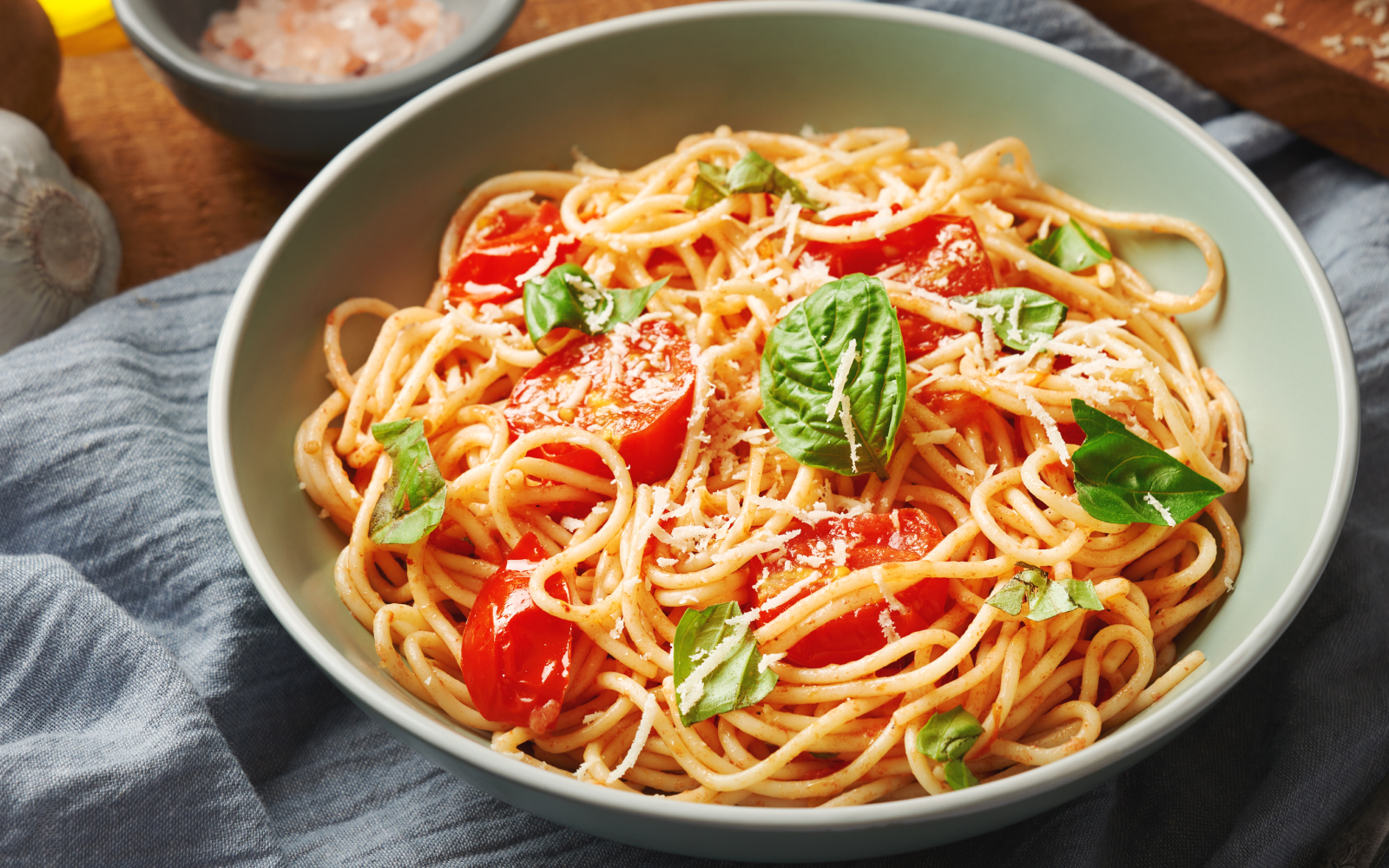 Spaghetti con i pomodorini del Piennolo - Italia.it
