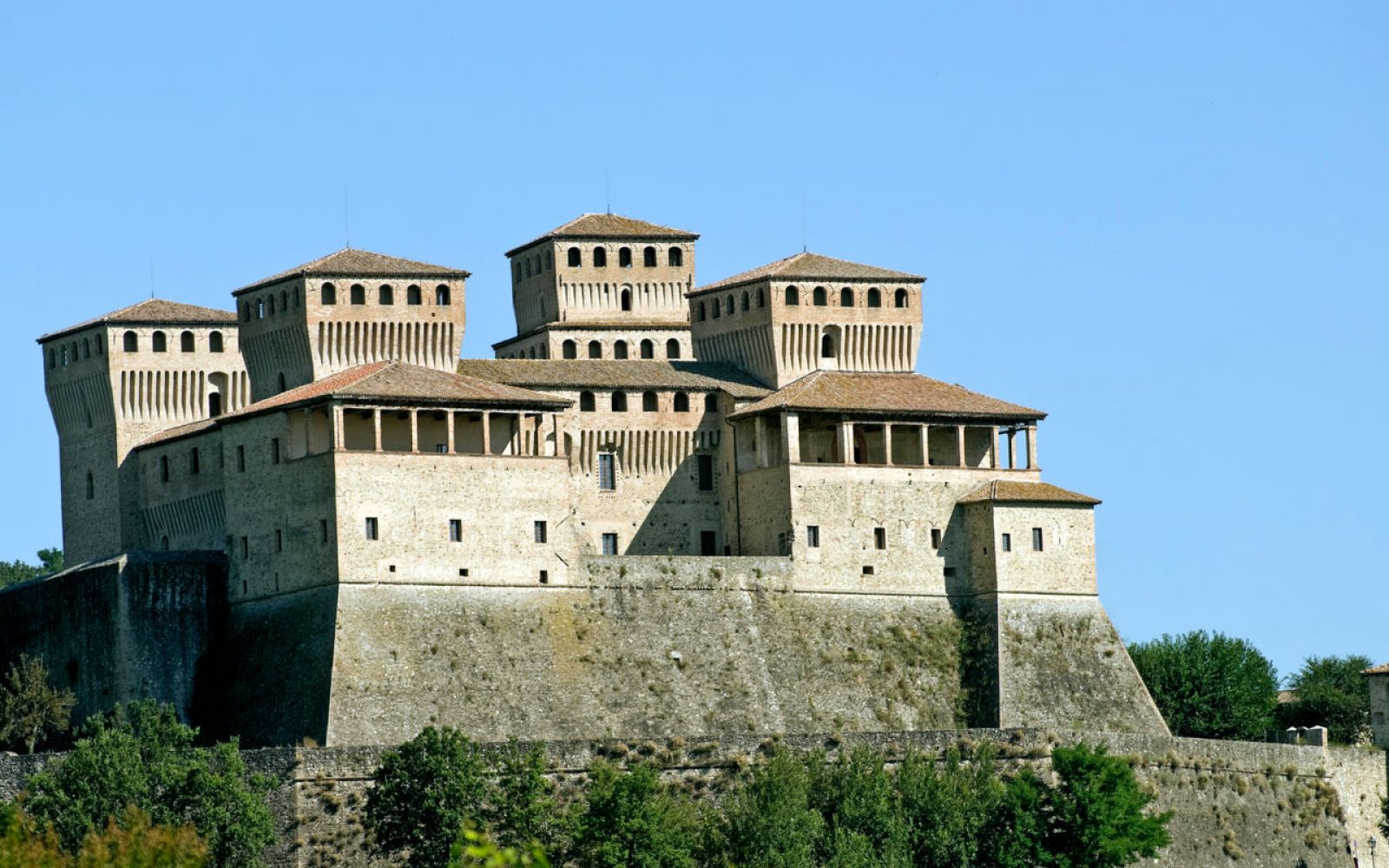 Viaggio in camper alla scoperta dei castelli emiliani - Italia.it