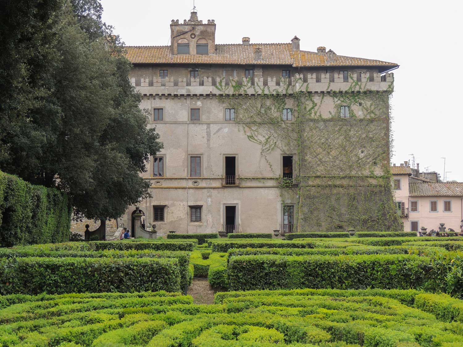 Castello Ruspoli a Vignanello e i suoi Giardini - Italia.it