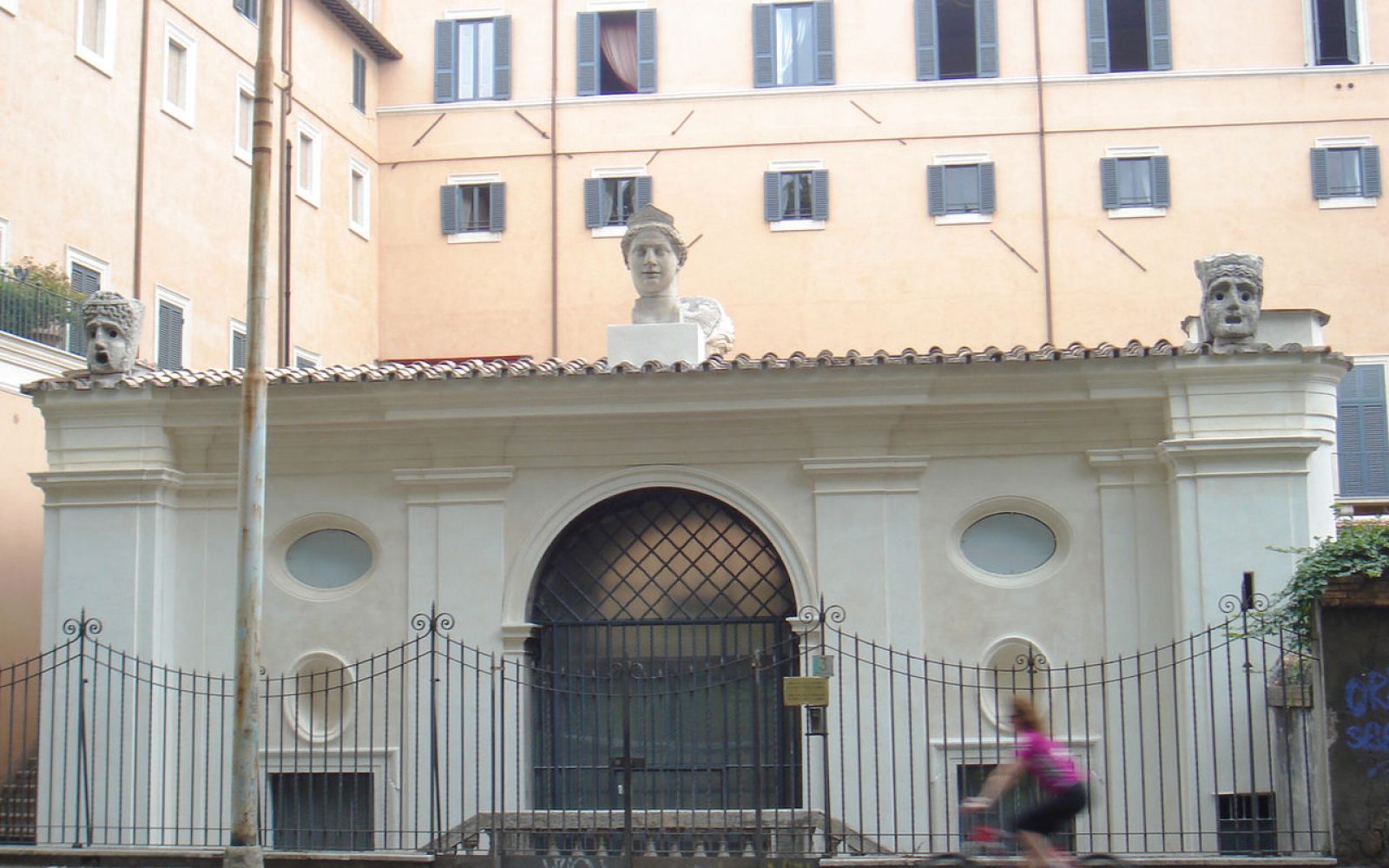 Visitare Via Giulia, Roma: 6 cose da vedere e fare - Italia.it