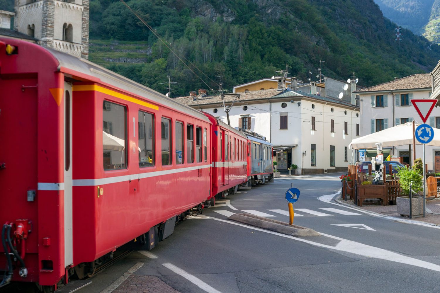 Ferrovia Retica tra le Alpi dell'Albula e Bernina - Italia.it