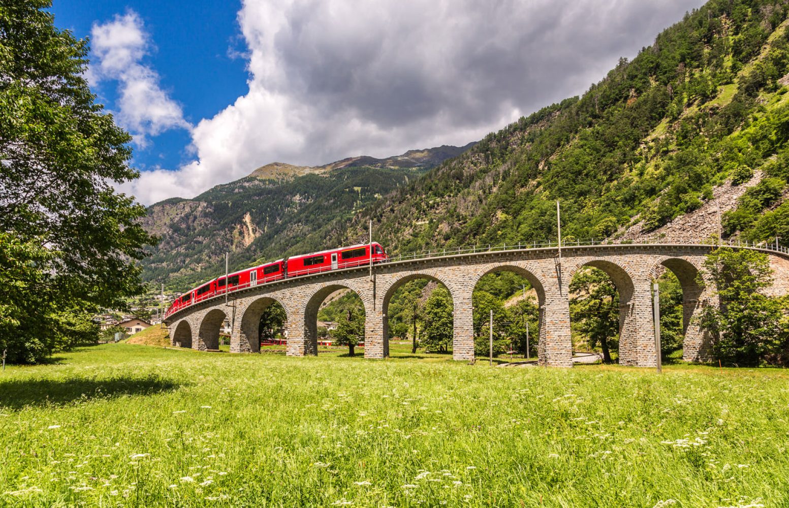 Ferrovia Retica tra le Alpi dell'Albula e Bernina - Italia.it