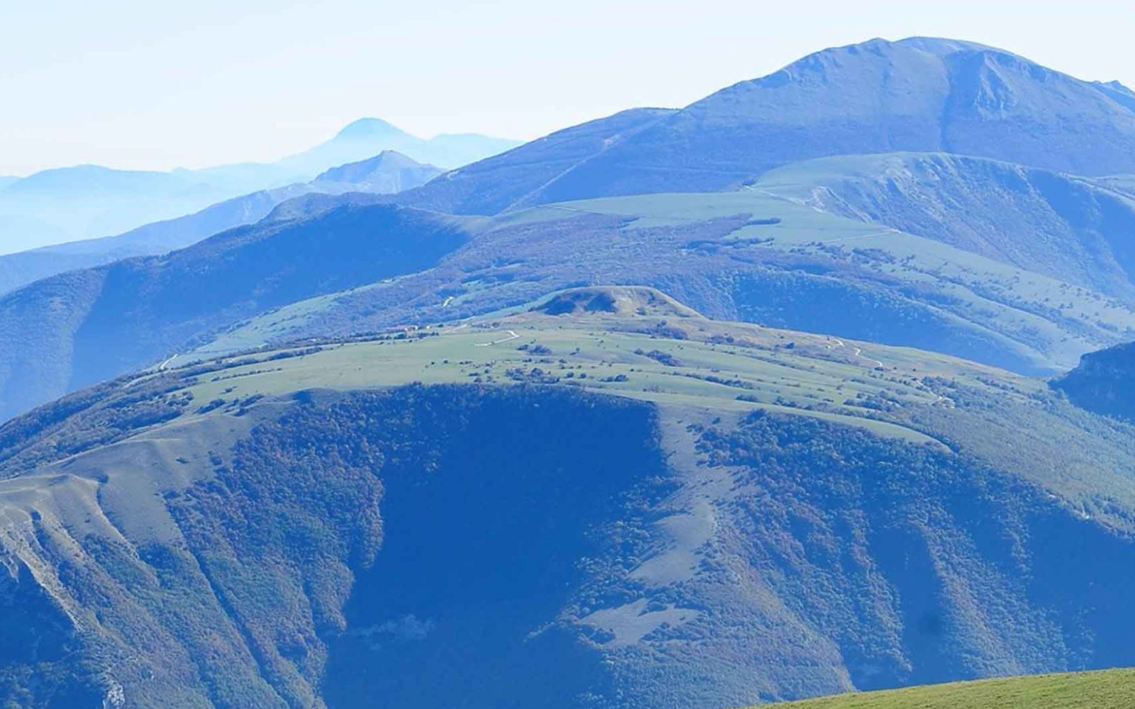 Il cuore accogliente degli Appennini: i 9 comuni delle Alte Marche ...