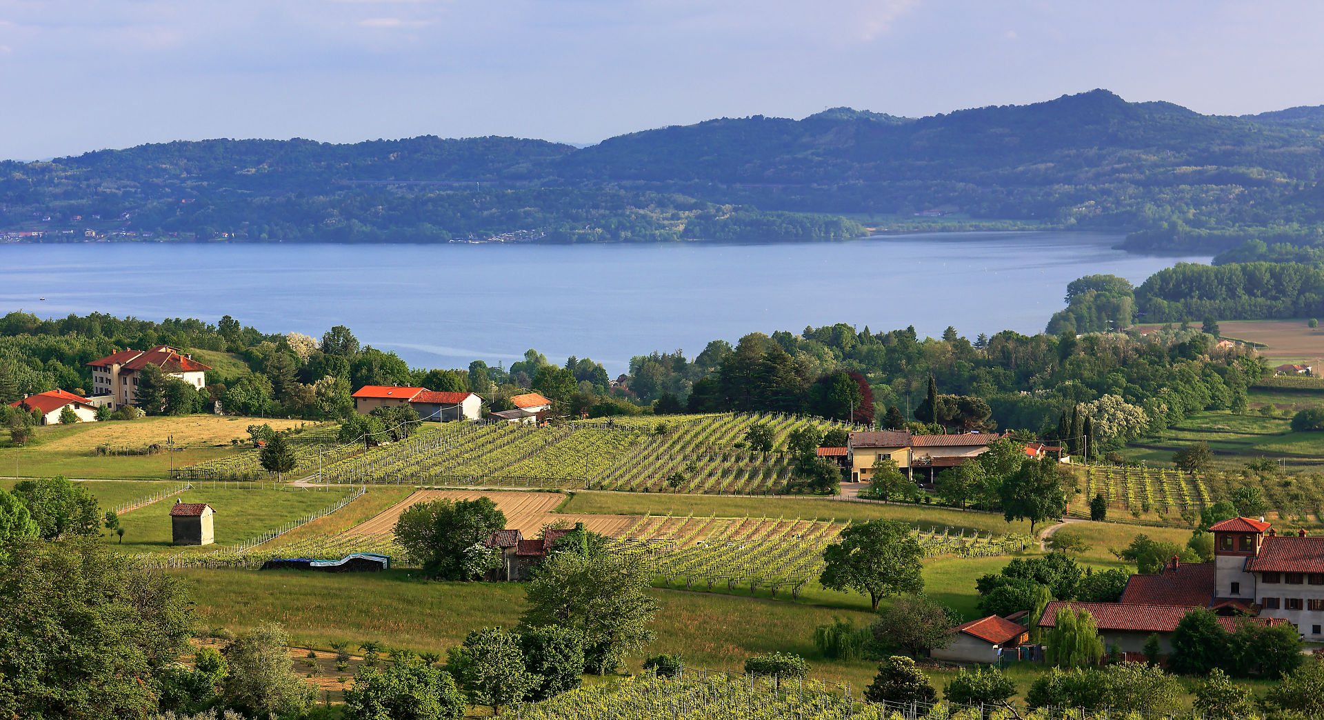 Itinerary by car in Canavese: Ivrea, Chivasso e Viverone - Italia.it
