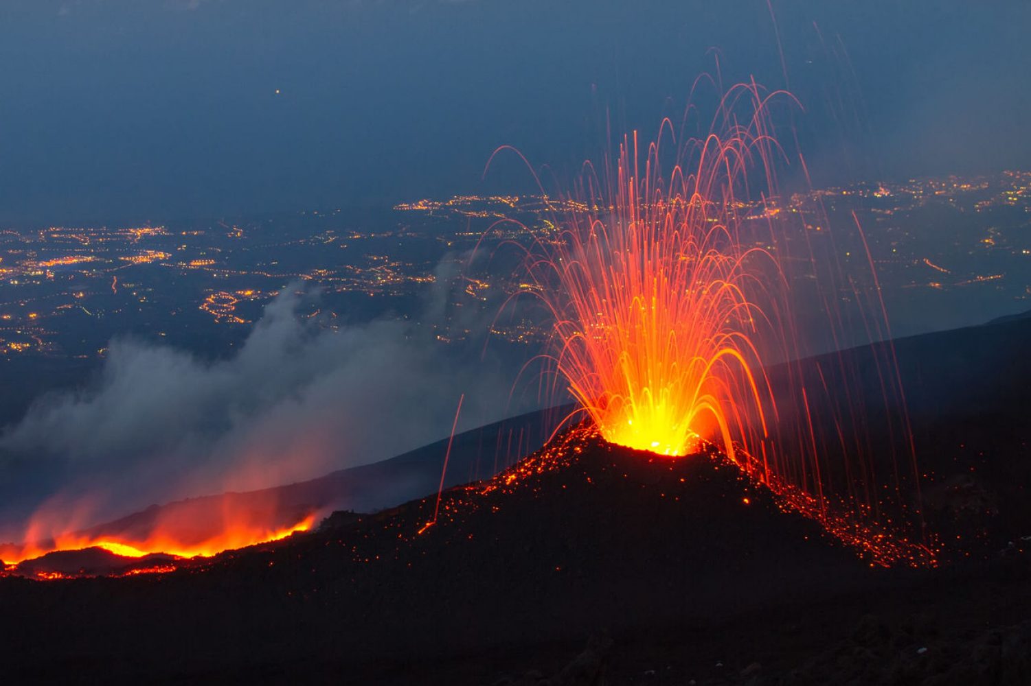 Monte Etna: il parco e la Valle del Bove - Italia.it