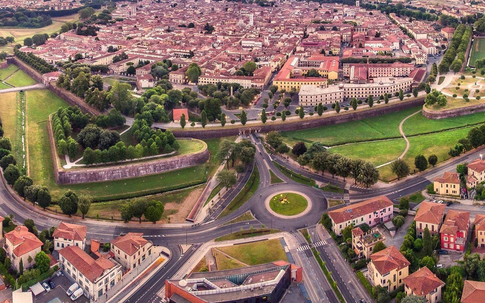 Visitare Lucca in 2 giorni: cosa vedere a fare - Italia.it