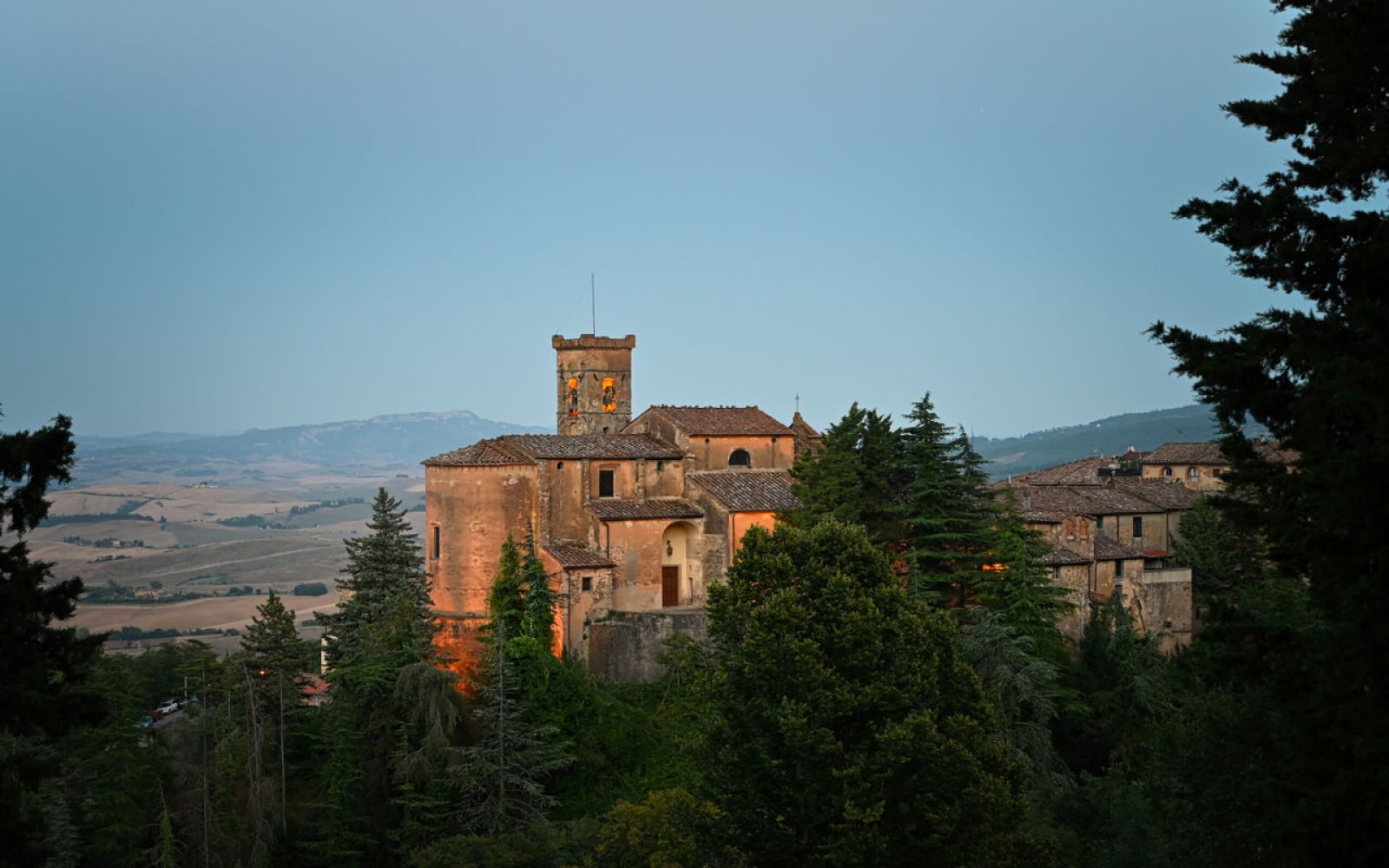 Vespa tours in Valdera: art, nature and spas - Italia.it