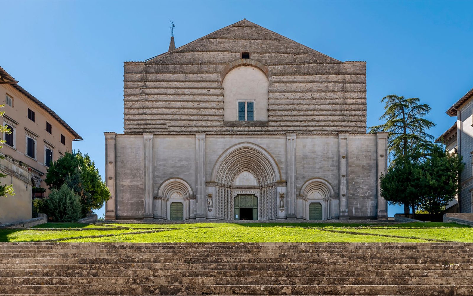 Visitare Todi in Umbria: cosa vedere e fare - Italia.it